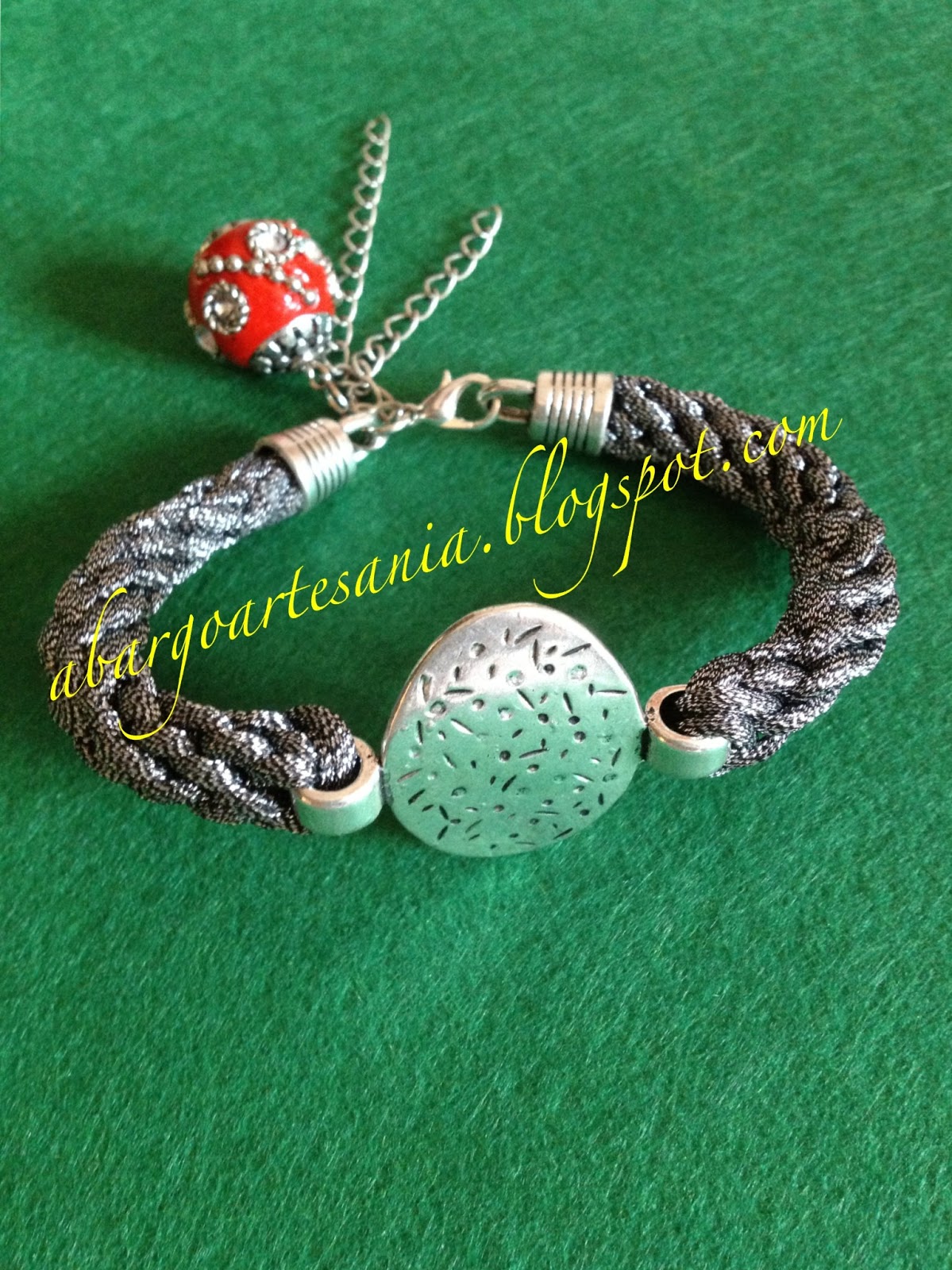 Tejidos Artesanales: Pulsera partida, con Kumihimo